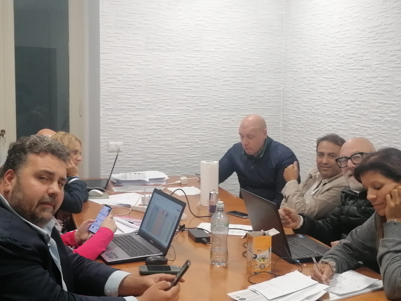 Attesa al quartier generale di Zinzi | Caserta Kest'è Attesa al quartier generale di Zinzi | Caserta Kest'è
